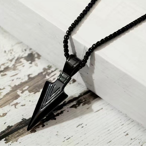Accessories | Bnib Black Long Arrow Spear Shaped Pendant And Chain ...
